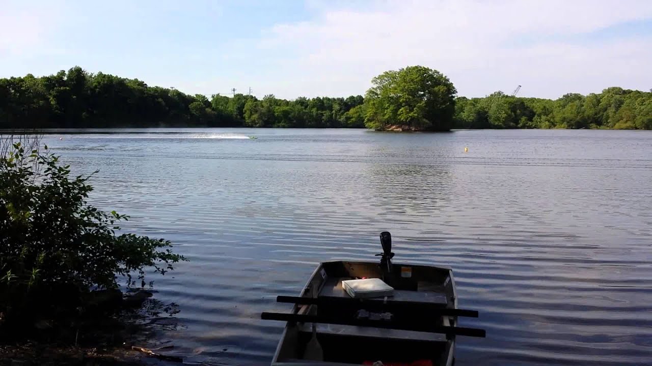 Storm Cat Gas RC Boat - YouTube