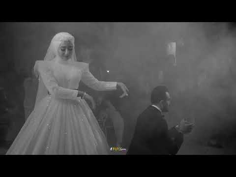 Genç çiften mükemmel dans