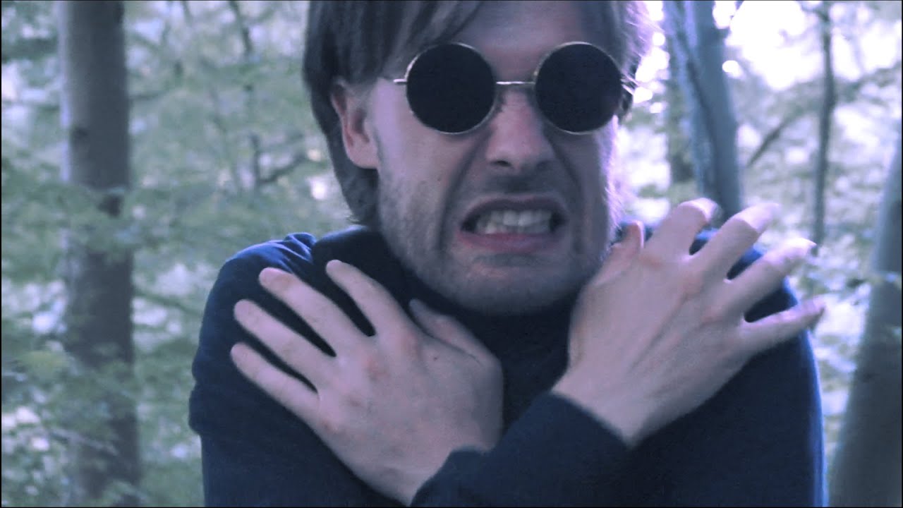Jeg Fryser (Jeg er bange for at blive syg) - Musik Video - YouTube