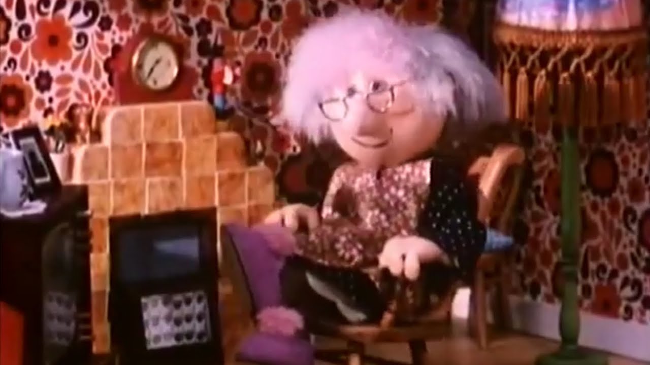 Gran (1983) - Opening Sequence - YouTube