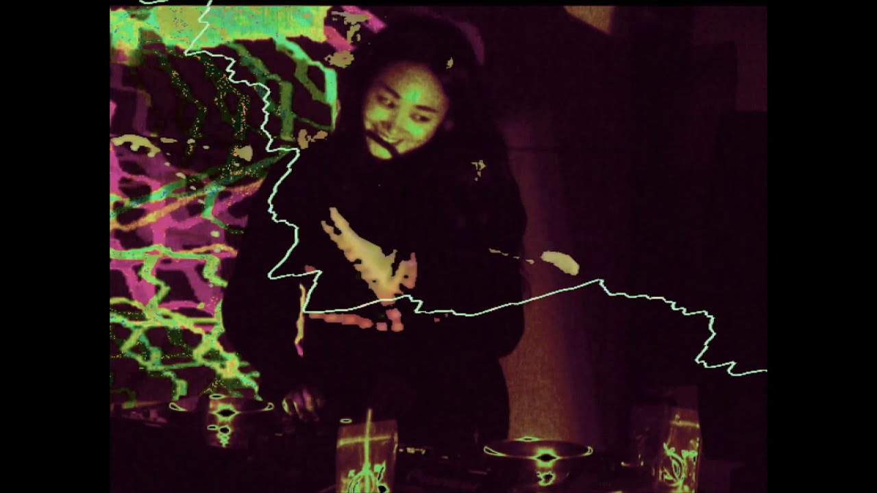 DJ Roxy | VJ video by Yi June @Senggi Studio (2018.11.25) - YouTube