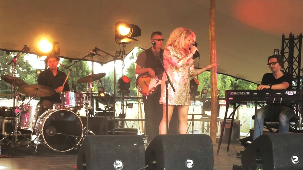 Stone Me Live - Laura Vane & The Vipertones - Totaalfestival Bladel ...