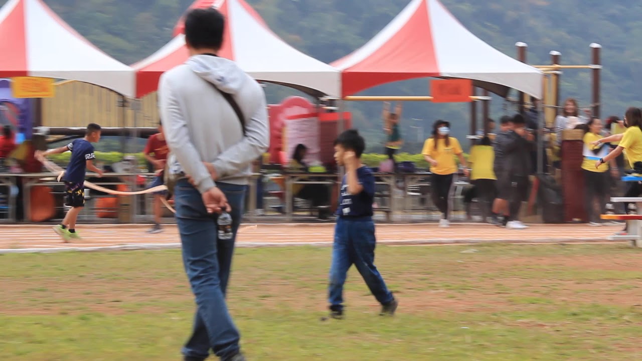 2020vuvu與vuvuv的運動會 孟勳 100公尺 - YouTube