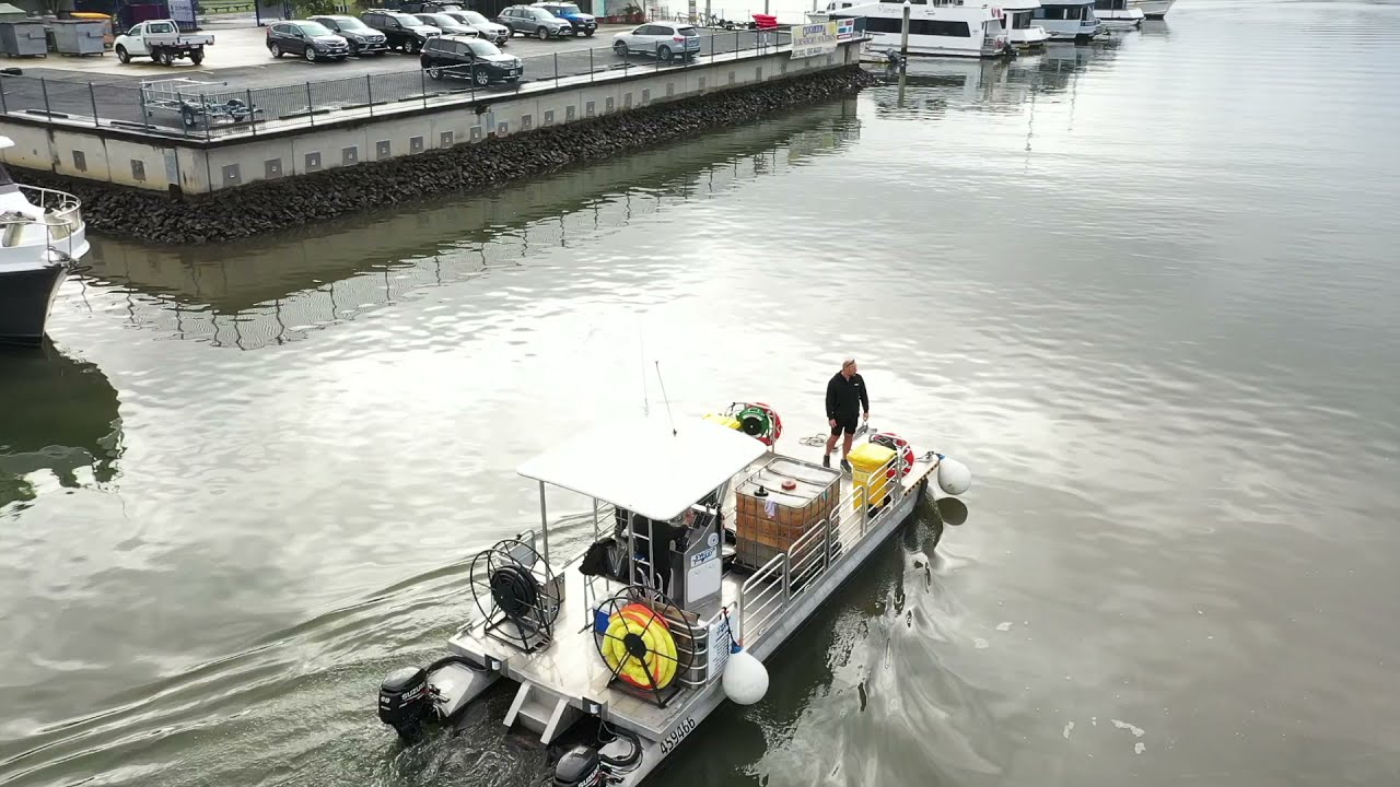 8.5ft Pump Out Pontoon Barge At Work On The Gold Coast Broadwater ...