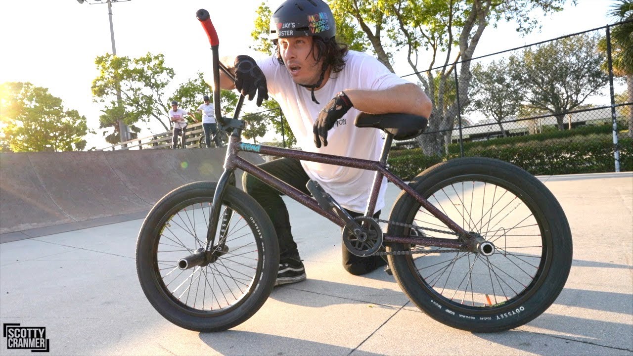 Spencer Foresman Takes On "The Edge" Skatepark - YouTube