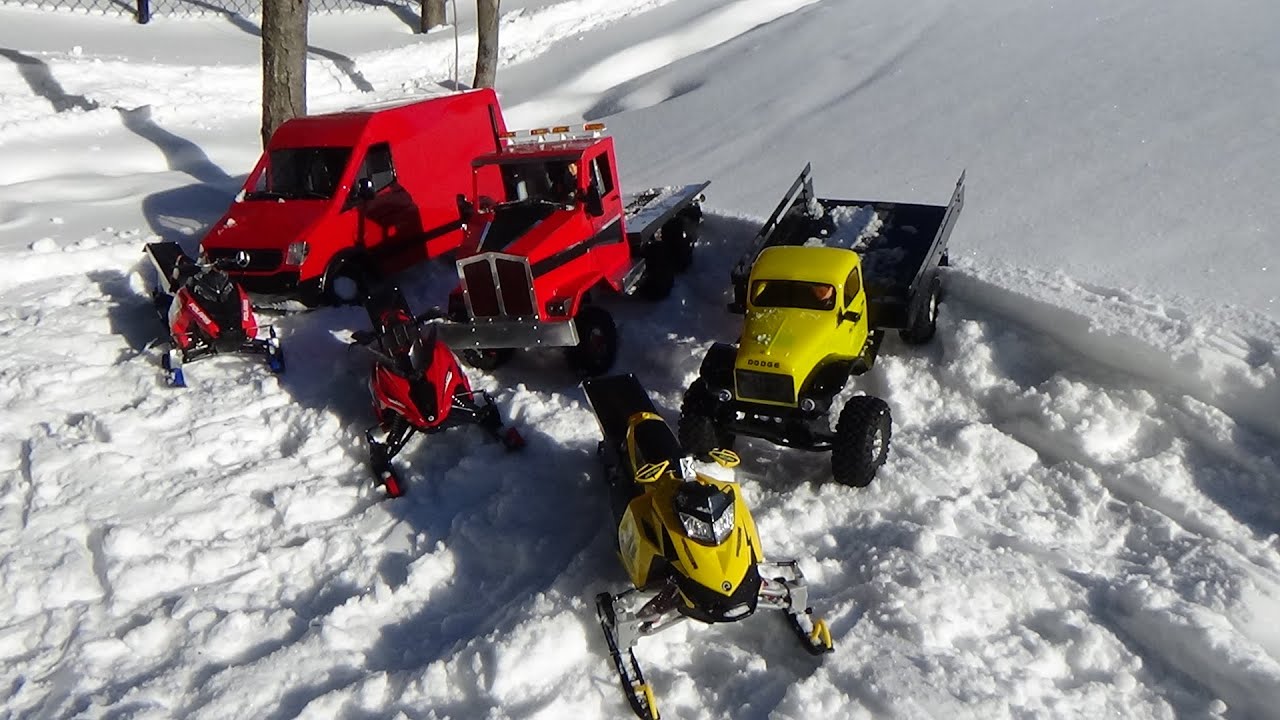 Rc FAIL 2x snomobile breaking,rc scale truck 4x4 run on snow,RMK big ...