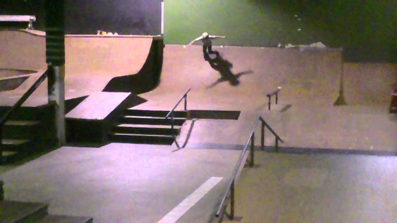 joey board slideing the handrail - YouTube