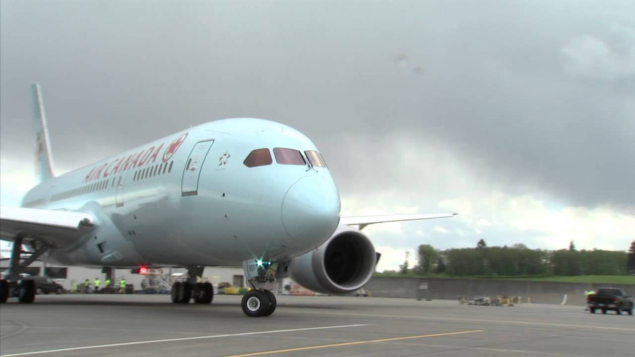 First Flight Test of Air Canada's Boeing 787 // Essai en vol du Boeing ...