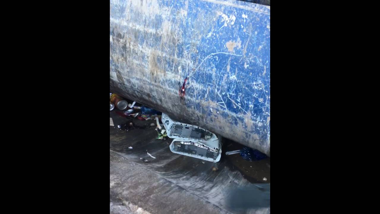 Xbox 360 smash - YouTube