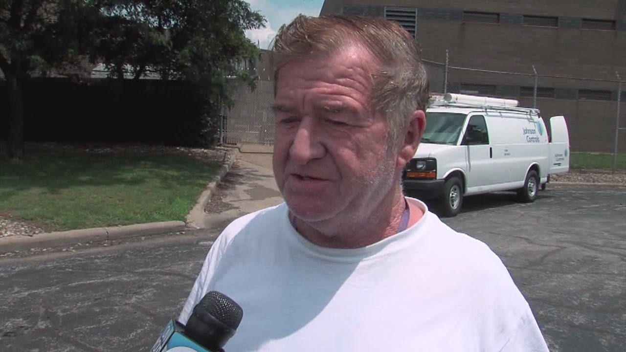 5pm: Man loses hand in fireworks explosion - YouTube