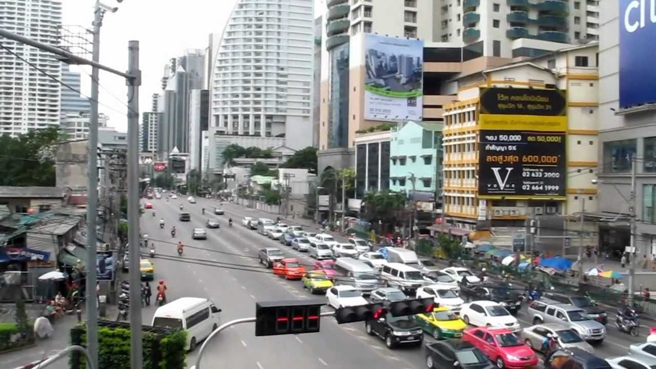 Sukumvit Road tourist area, Bangkok - YouTube