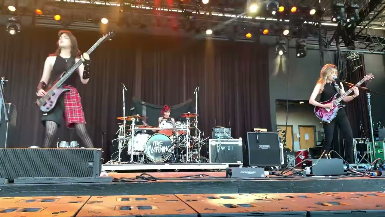 The Warning.. Kool Aid Kids.. live from Summerfest. - YouTube