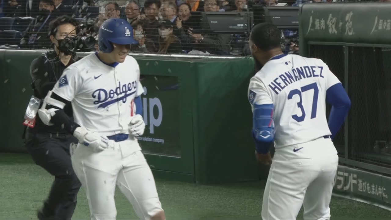 Dodgers Hit 3 Home Runs, Score 5 Runs in 3rd vs Yomiuri Giants! - YouTube
