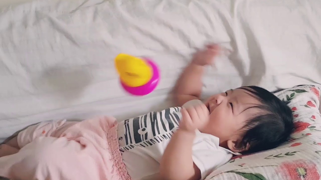 Baby Celine "มาจับเป็ดกันค่ะ" - YouTube