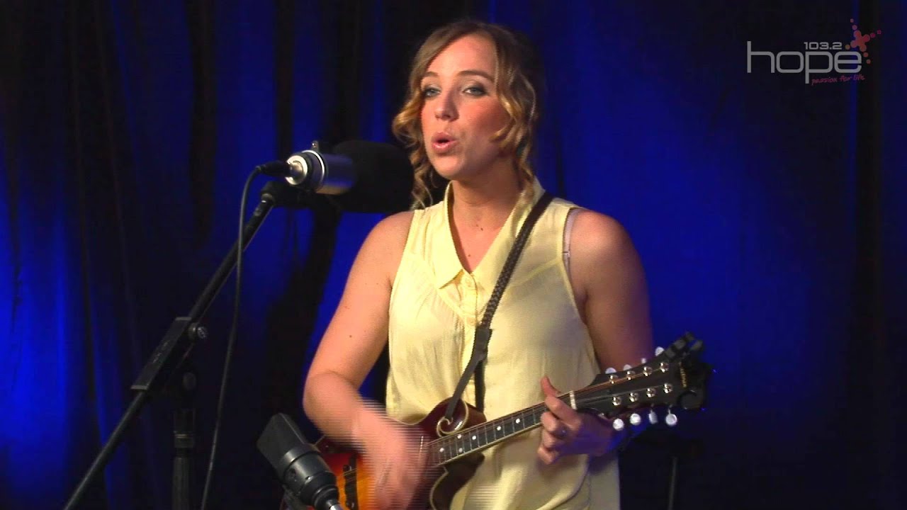 Chelsea Basham - I Make My Own Sunshine Live at Hope 103.2 - YouTube