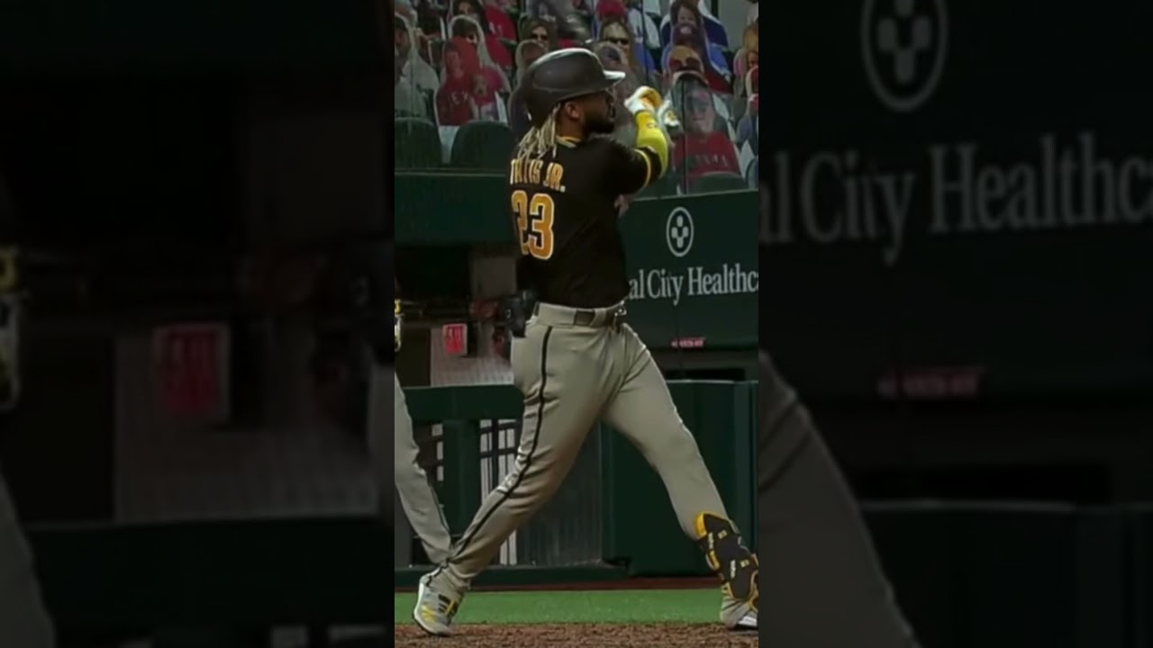 Fernando Tatis Jr slow motion swing - YouTube