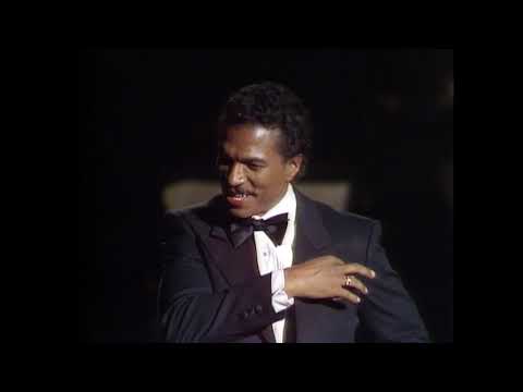 Billy Dee Williams - Motown and The Movies : What Is The Motown Sound? (Motown 25 TV Special)