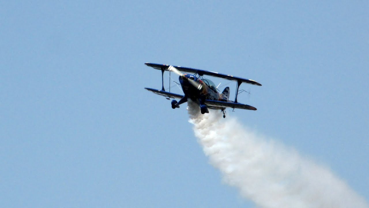Ford Red Bull Biplane Acrobatic Air Show Santo Tirso - YouTube