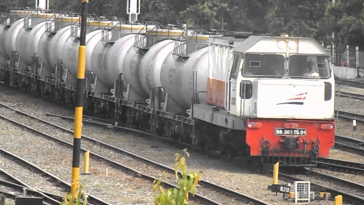 BB 303 75 01 dengan rangkaian Pertamina - YouTube