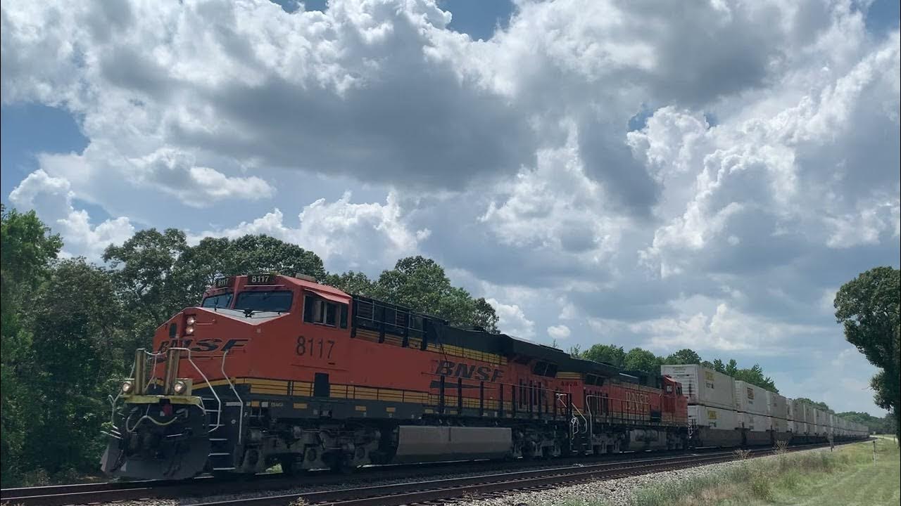 NS 282 rushes by Wellford, SC with BNSF power! - YouTube