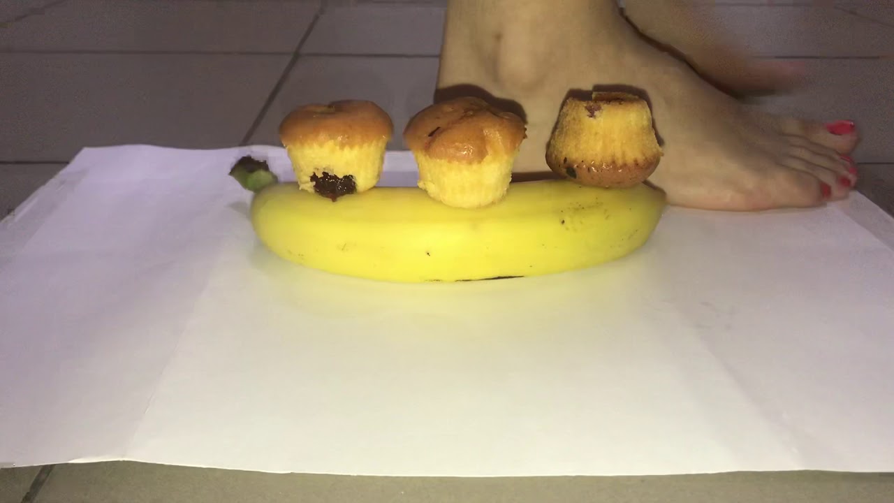The best banana and cake crush barefoot!! My toes are all in banana and ...