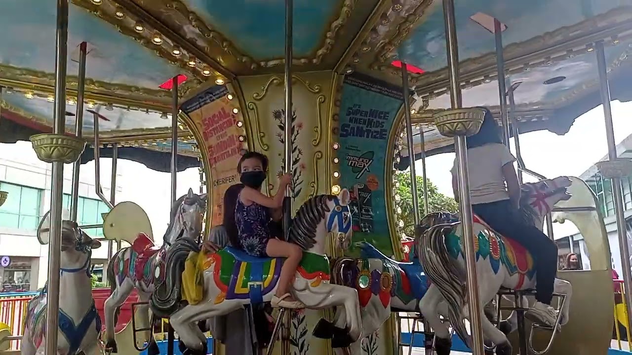 Carousel @ BGC Market Market - YouTube