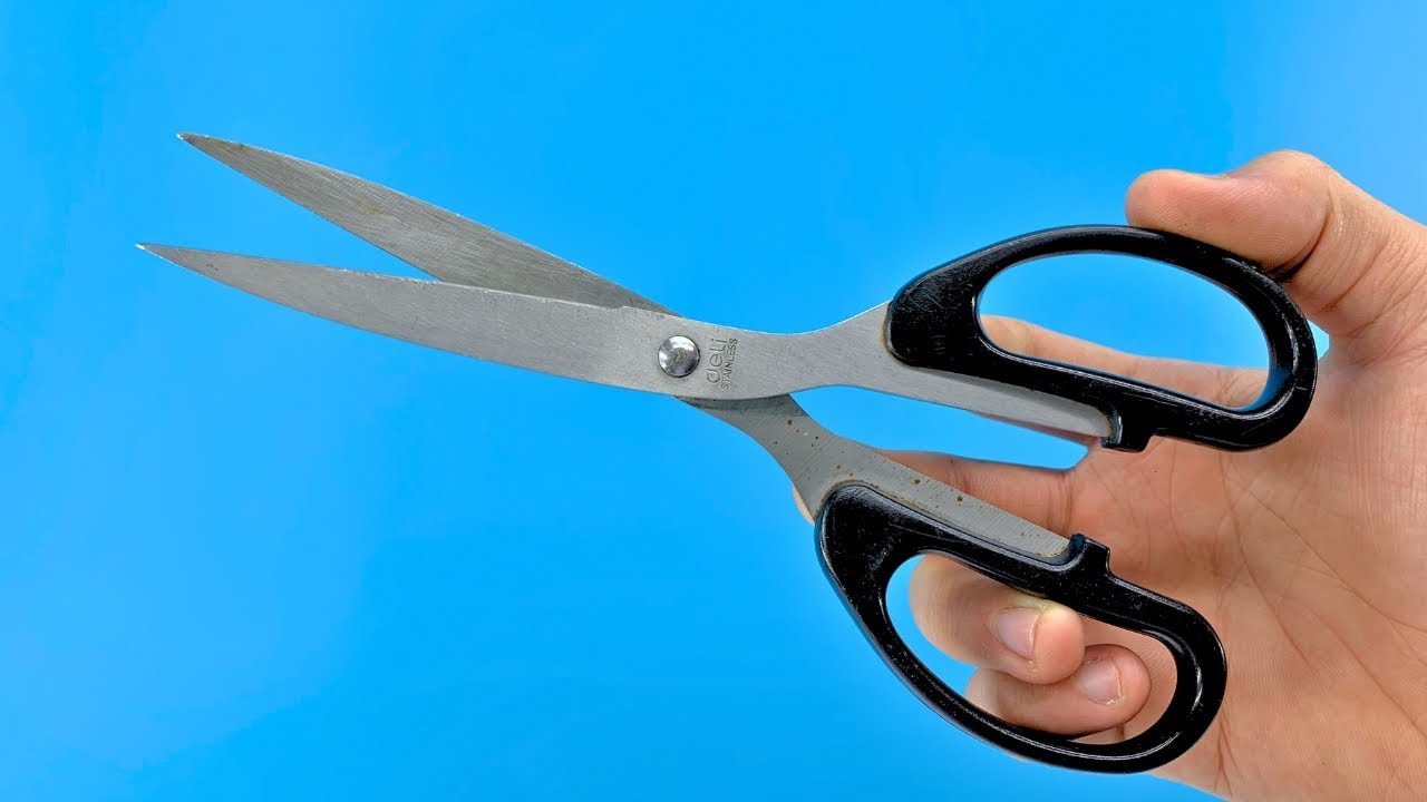 KNIFE Like Razor ! Sharpen Your Scissors in 1 Minute with this Tool ...