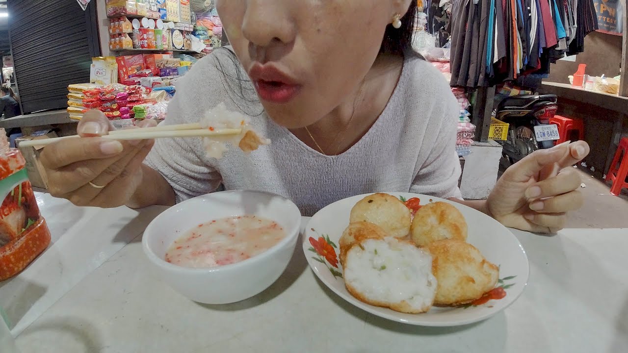 I Spent 0.50 USD For My Breakfast - Khmer Coconut Rice Cakes - Num ...
