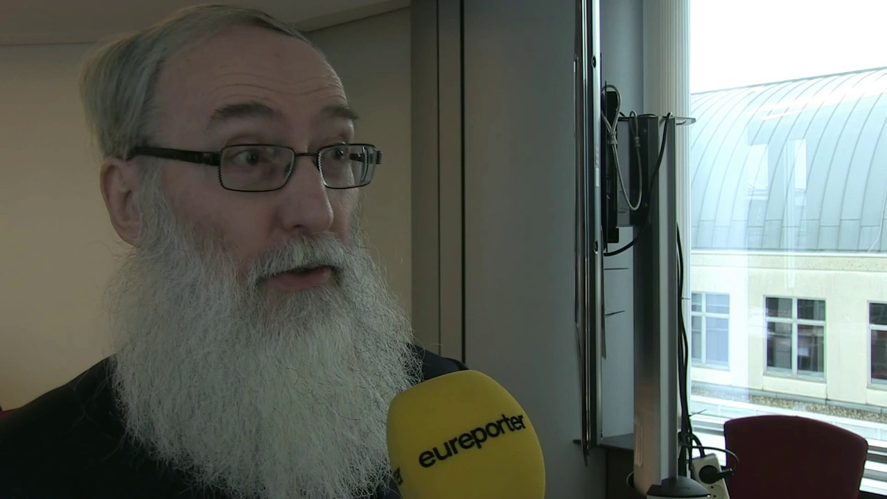 Professor Stephen Halloran: 'Importance of #PopulationScreening' - YouTube