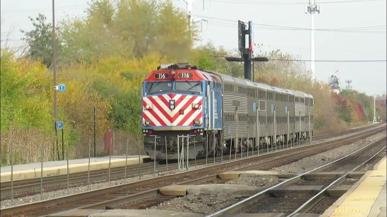 Monday Evening Rush Hour on the BNSF Racetrack, Naperville, IL! - YouTube