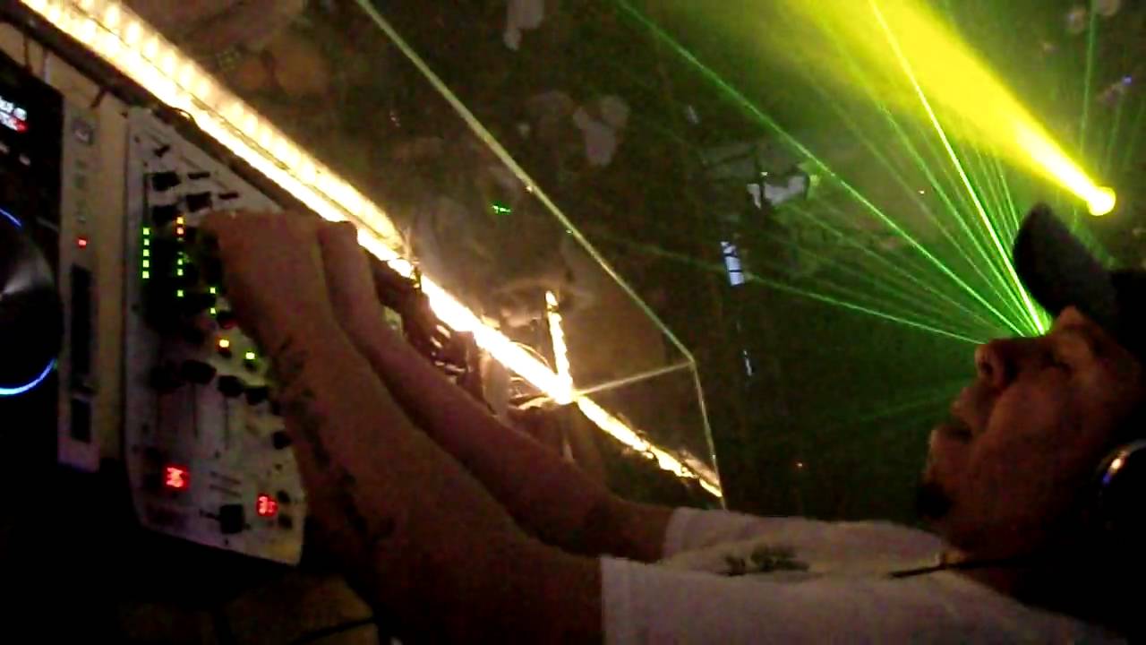 Dj Gui Correa (COND SHOW BAR 05/06/2010) - YouTube