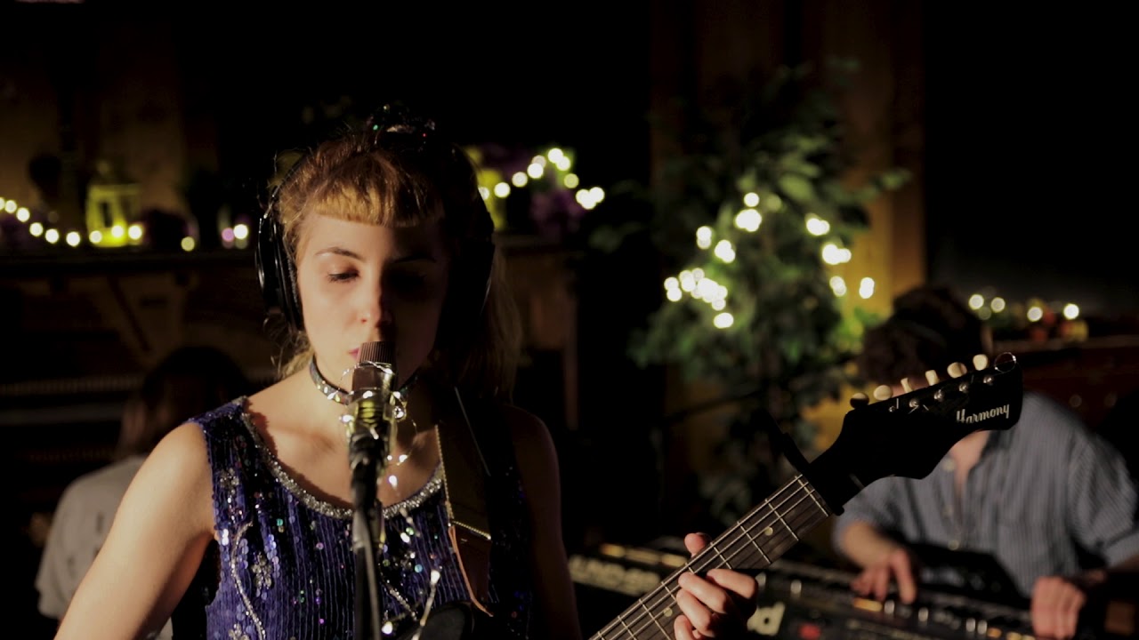 Ada Lea - the party (Live at Fast Forward) - YouTube