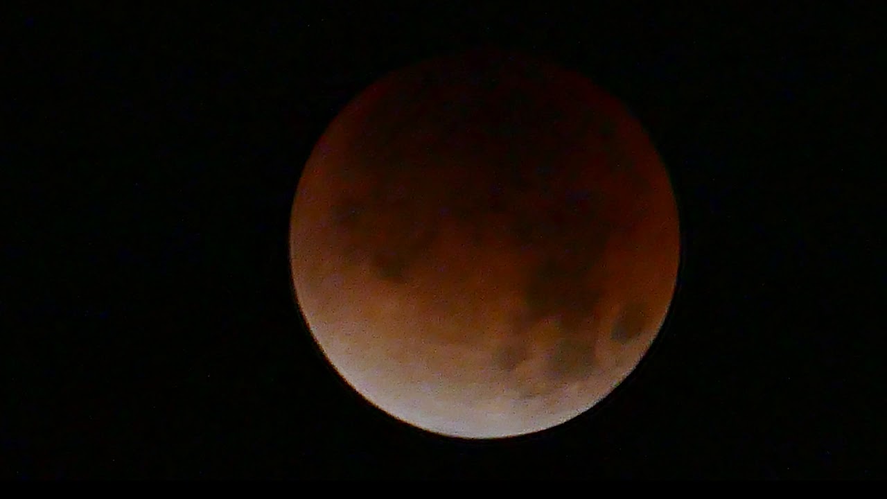 4K Blood Red Blue Moon Eclipse - YouTube