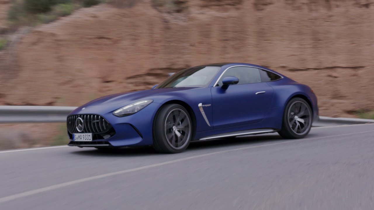 Mercedes-AMG GT 63 AMG 4MATIC+ Coupé Manufaktur Spectral Blue Magno ...