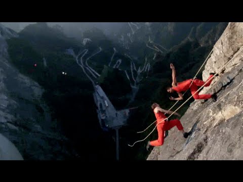 Vertical Dance Performance Takes Place on Cliff in Central China - YouTube