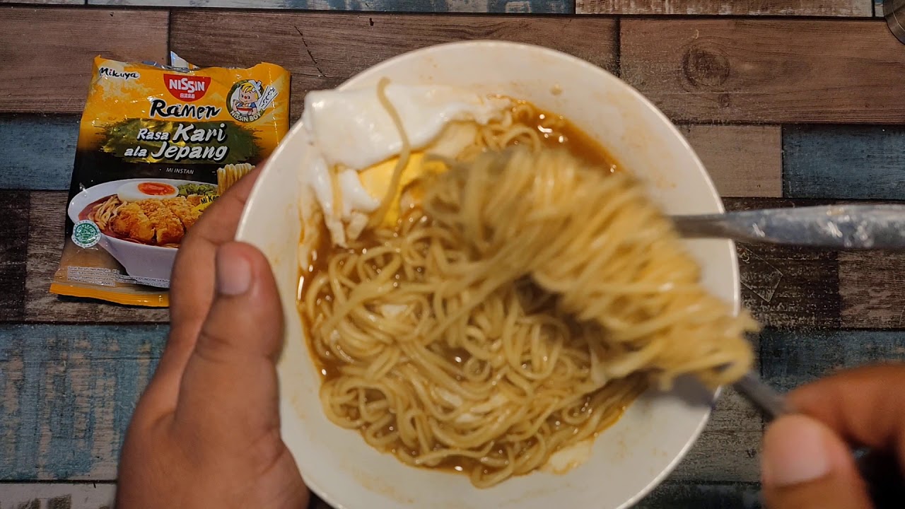 Review Nissin Ramen Rasa Kari ala Jepang - YouTube