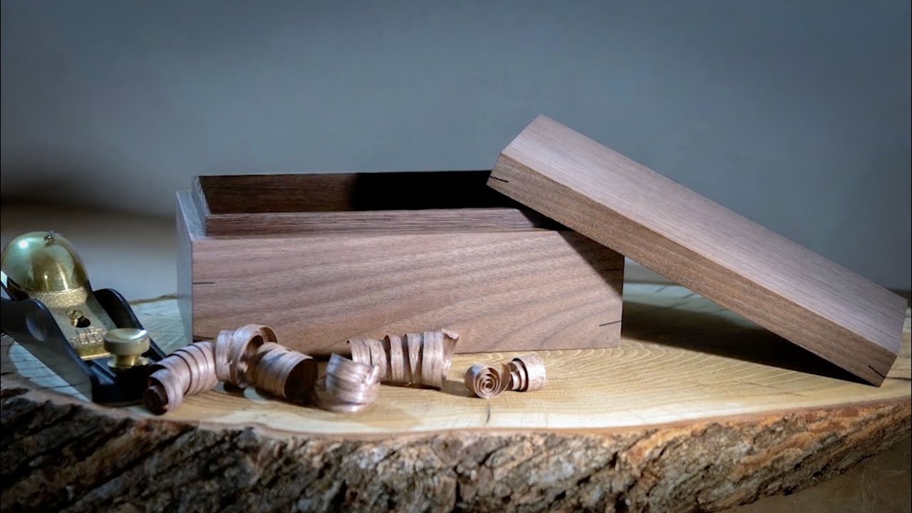 making a mitered spline box with walnut and wenge - YouTube