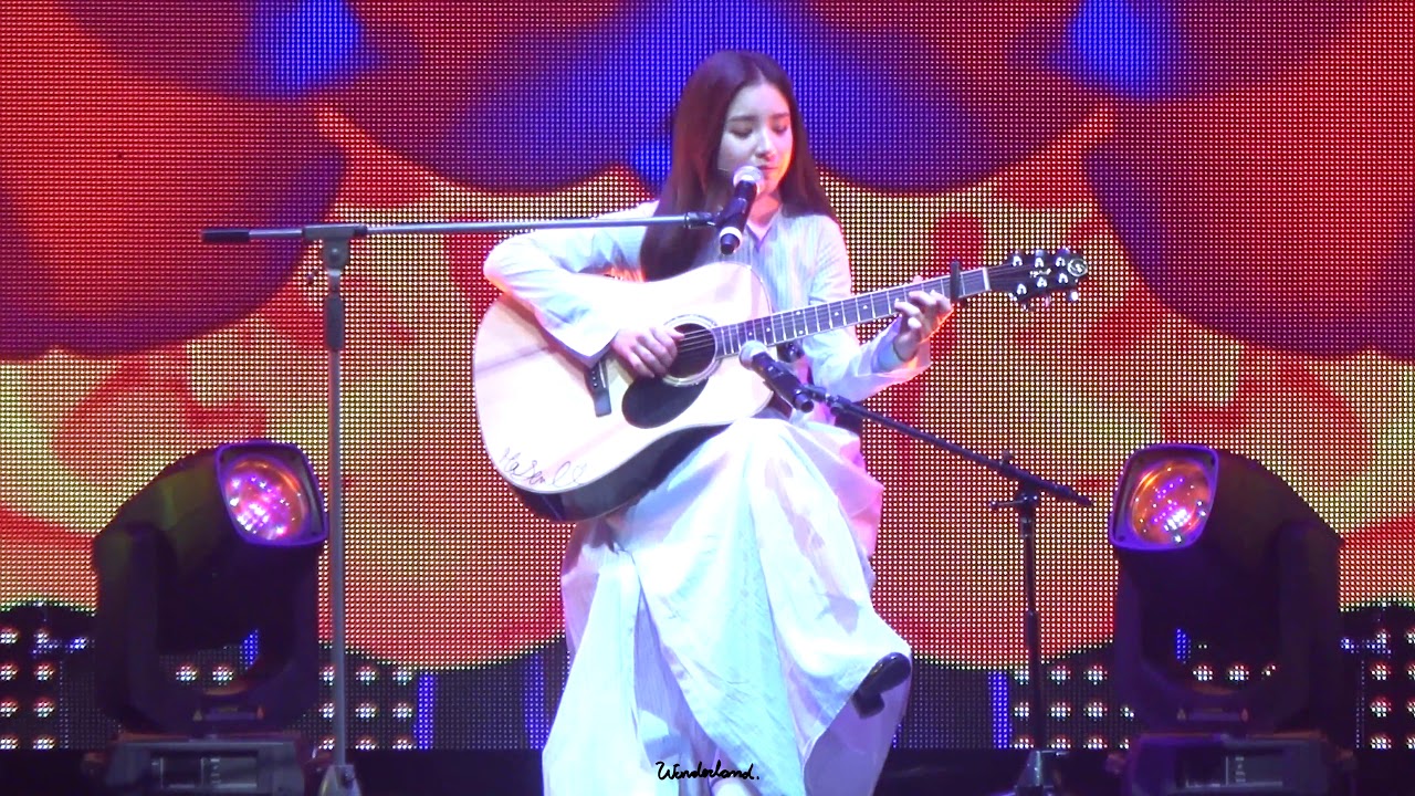 190216 LOONAVERSE 이달의 소녀 희진 ViViD (Acoustic Mix) + Fairy Tale직캠 Heejin ...