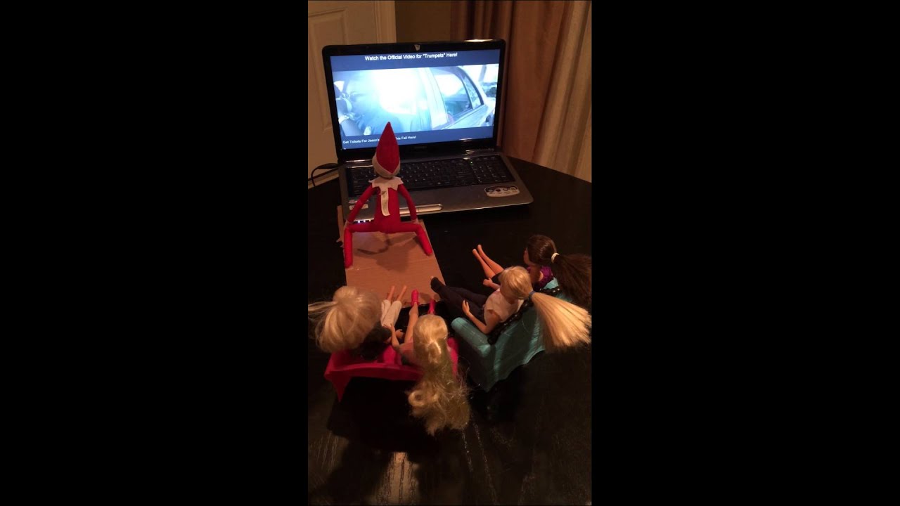 Elf on a Shelf: Charlie Twinkle Toes caught twerking for the Barbies ...