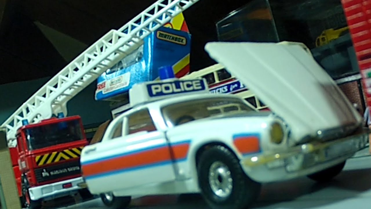 Diecast City Cars - Busy Streets scale model layout - YouTube