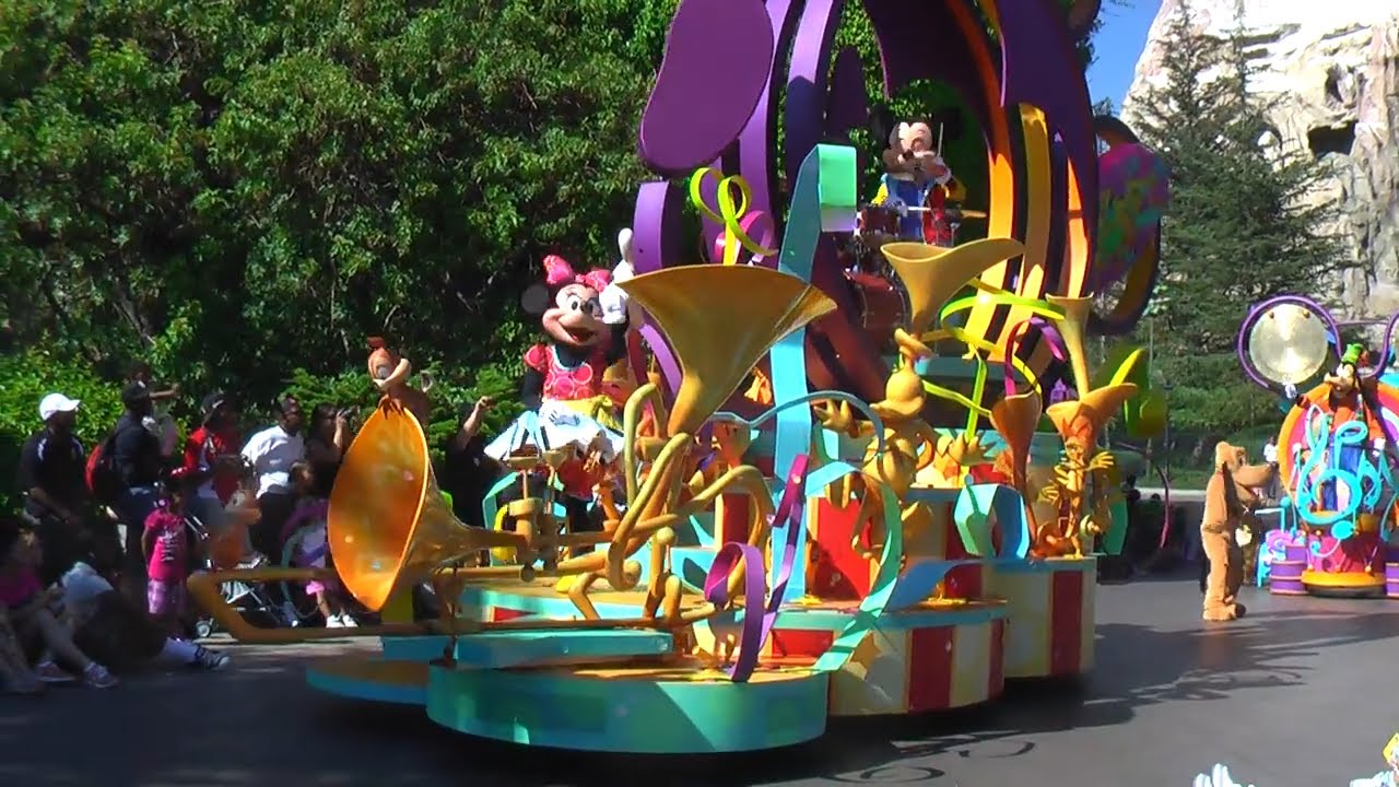 Full HD Mickey's Soundsational Parade With Original Marching Band - YouTube