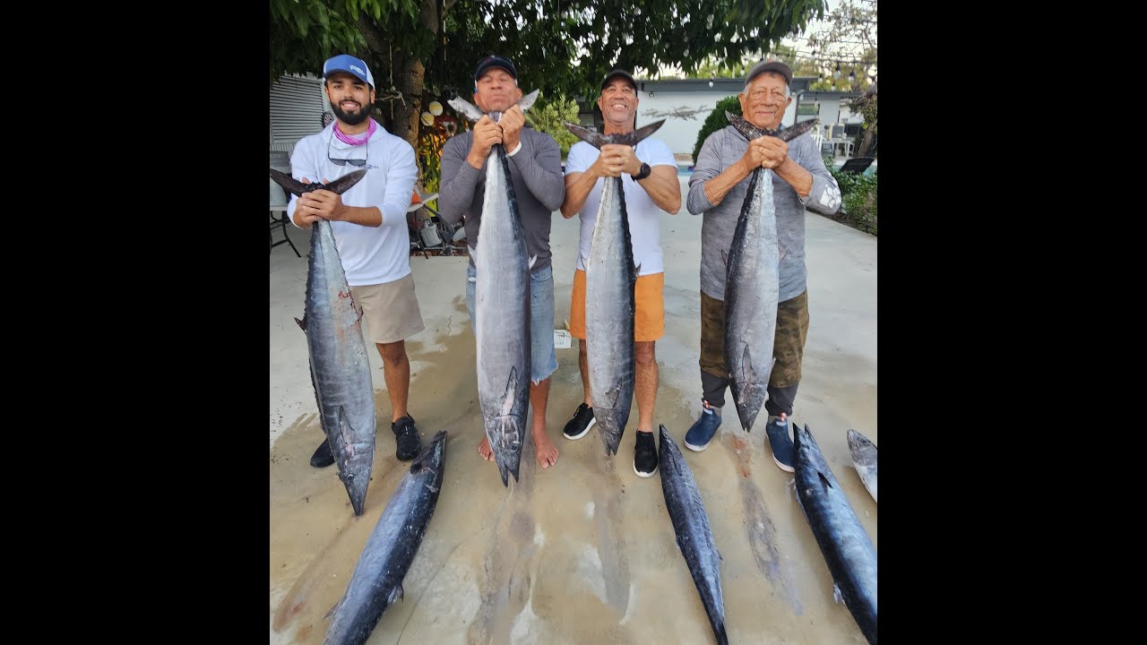 Wahoo fishing, Cay Sal Bank, Bahamas. La plaga with SabroZura - YouTube