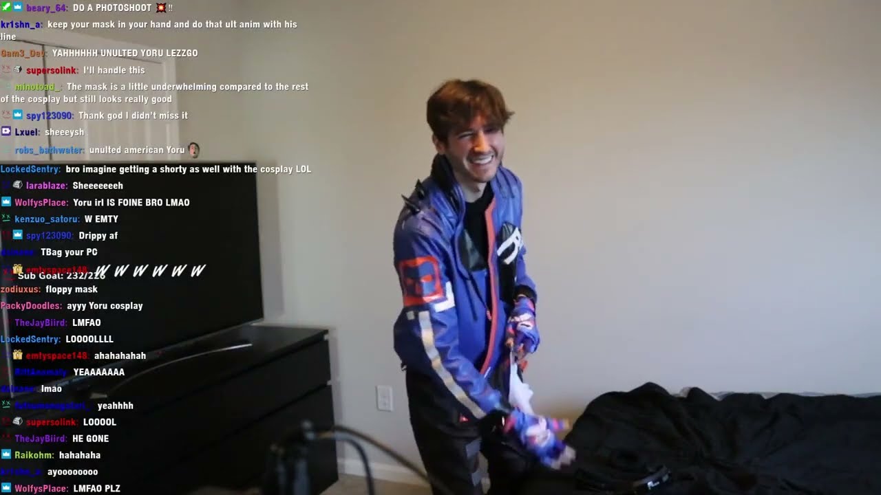 Valorant Streamer Uses Yoru Ultimate IRL - YouTube