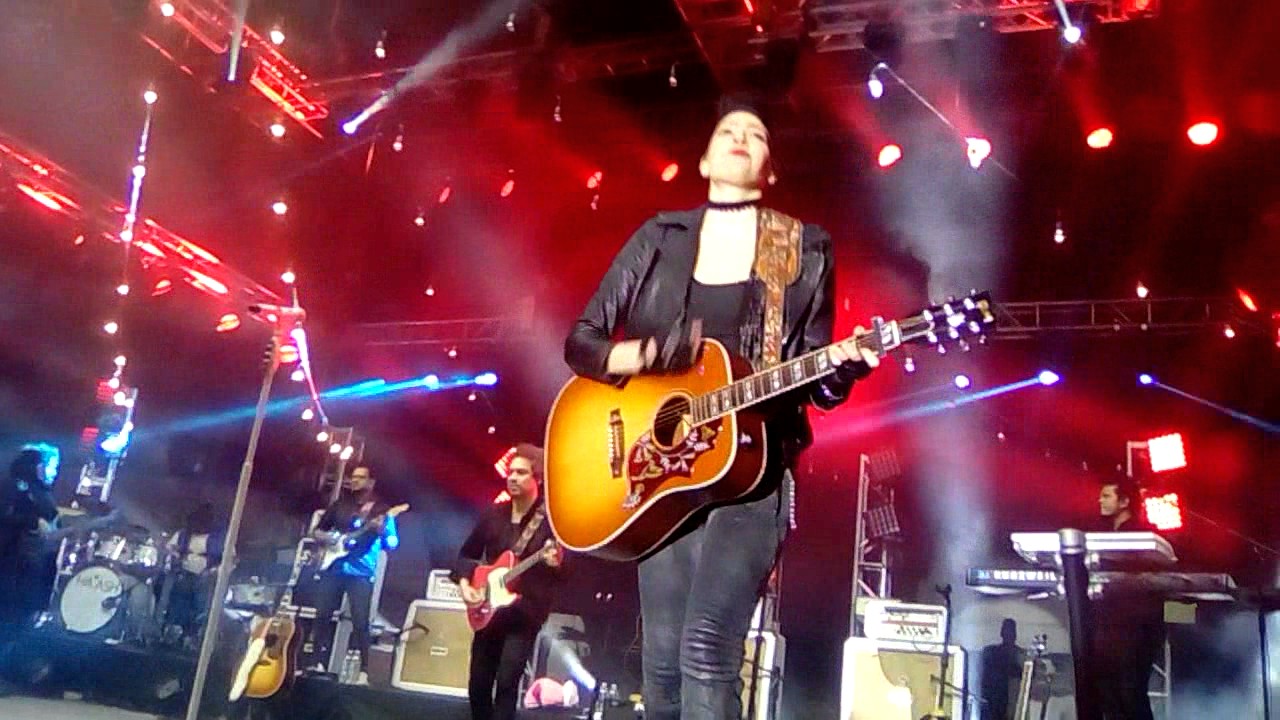 "Estés en donde estés" Ha*Ash en él Domo SLP 9/12/16 - YouTube