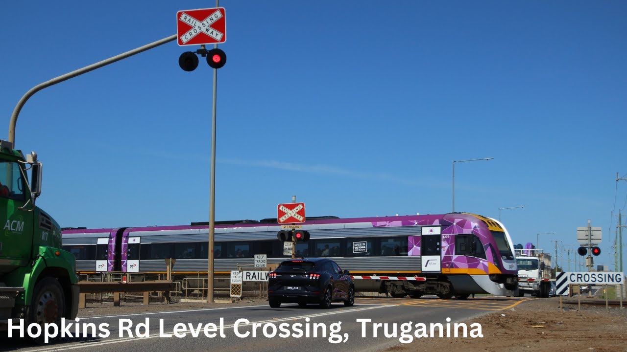 Hopkins Rd Level Crossing, Truganina - V/Line Railway Crossing - YouTube