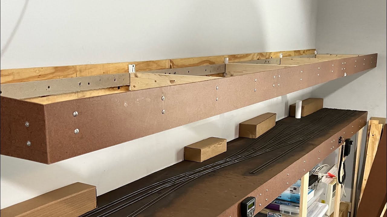 Building a light valance for the 12'x20" HO shelf layout - YouTube