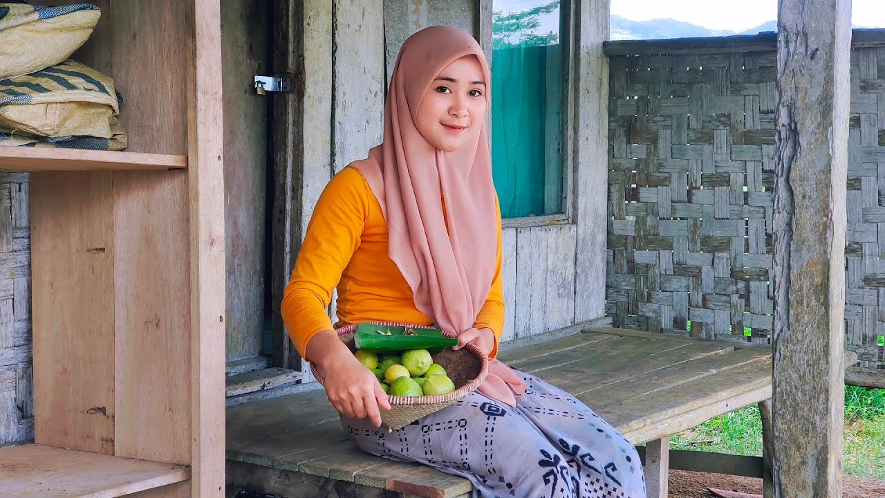 MIRIS KEHIDUPAN NENG INEU JANDA DESA GEMOY HARUS RELA KERJA KE KOTA DEMI MENAFKAHI KELUARGA ...