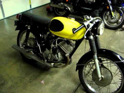 1968 Bridgestone dual twin 175 - YouTube
