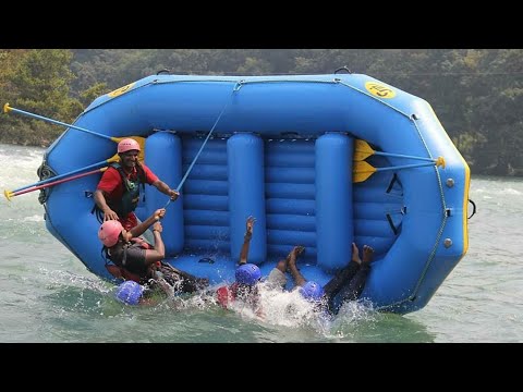 Dandeli River Rafting | Boat Falling | Rescue | Ganeshgudi - YouTube