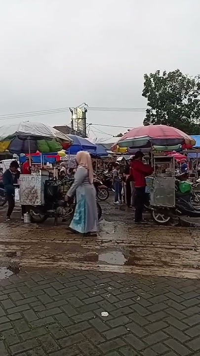 Gerimis Di Alun Alun Cisalak - YouTube